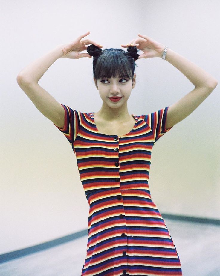 Lisa Pics On Twitter Blackpink Blackpink Lisa Lalisa Manoban