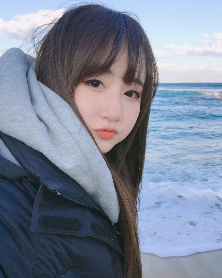 한지나さんはinstagramを利用しています「강릉바다 너무 예뻐💛 서울 올라오는길에 정동진 가서 밤바다도 봤는데 밤하늘에 작은 별들이 반짝반짝 너무 추워서 사진 많이 못