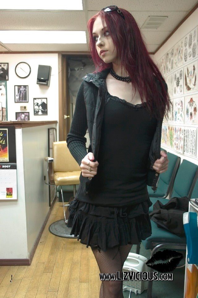 Pin On Style Liz Vicious Pretty Outfits Fashion
