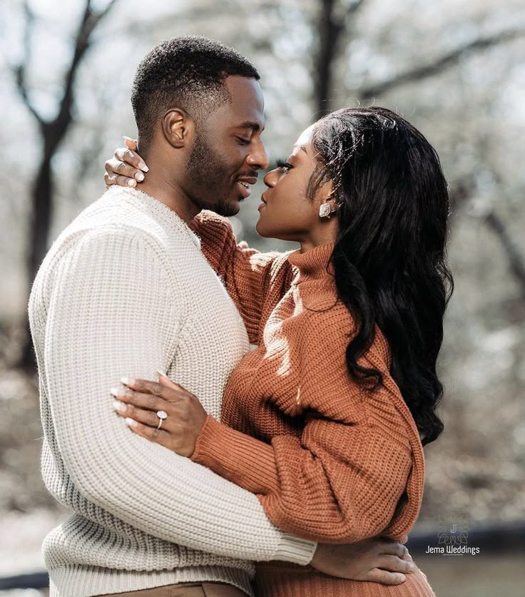 Pin By Gxld Smart On Wedding Couple Photoshoot Poses Engagement