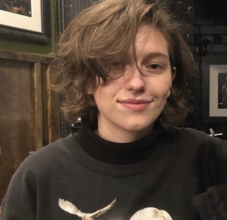 Pin By Alexandra On King Princess Fan Page Messy Hairstyles Short Hair Styles Hair Styles