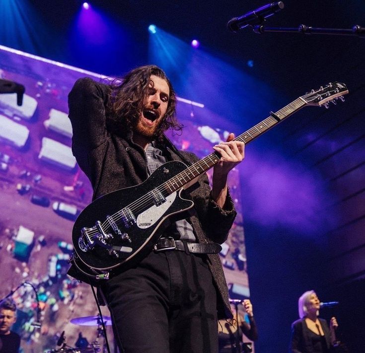 Pin By Angel Sakura On Hozier Hozier Kindred Soul Concert