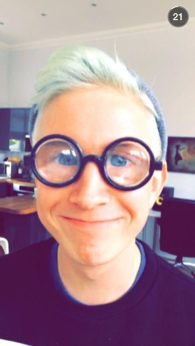 Pin By Griffin On Youtubers Cat Eye Glass Glasses Youtubers