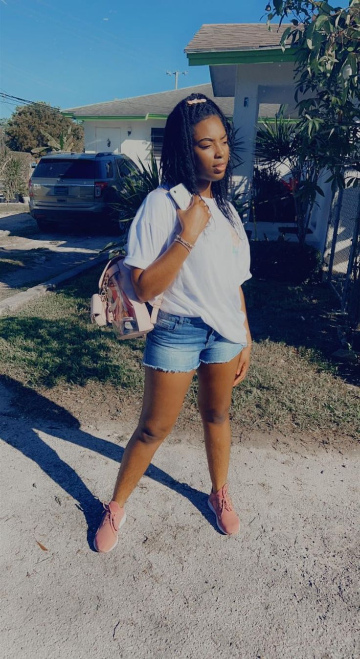 8 Jeans Short And Shein Oversizetee Make Me Feel Like A Cutie 🥰😘😘 Ootd Womenfashion
