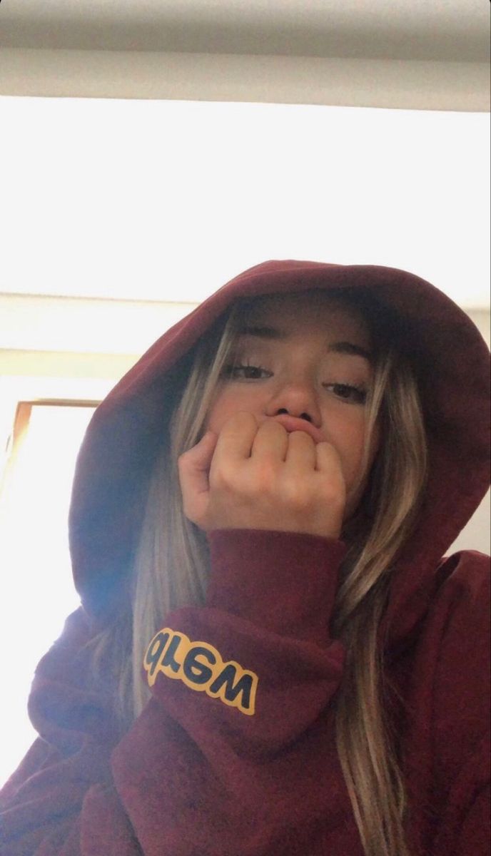 Pin By Pelinn01 On •sophia Birlem Girl Photo Poses Pretty Girls