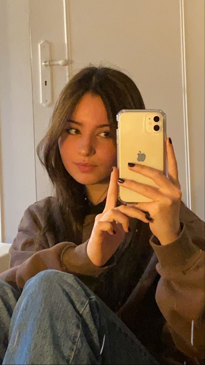 Pin By Juanita Valderrama On Scenes️ Pretty Brunette Blonde Girl Selfie Snap Girls