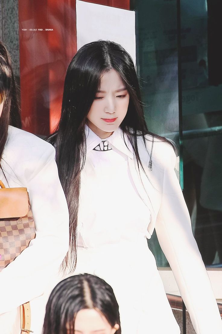 Pin On Gi Dle Girl G I Dle Wedding Dress