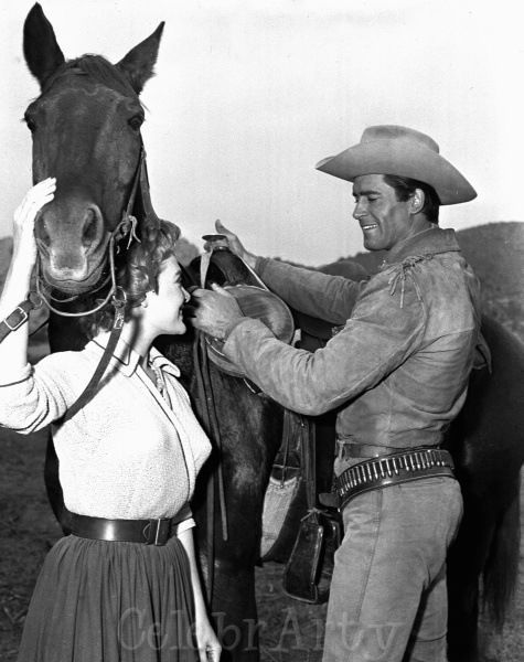 Clint As Cheyenne Bodie With Unknown Actress Clint Walker Clint Cheyenne Bodie