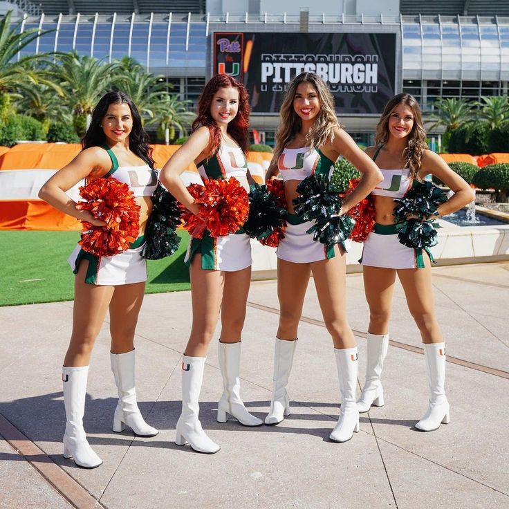 Pin By Matthew Hall On Football Cheerleaders Cheerleading Outfits Hot Cheerleaders Football