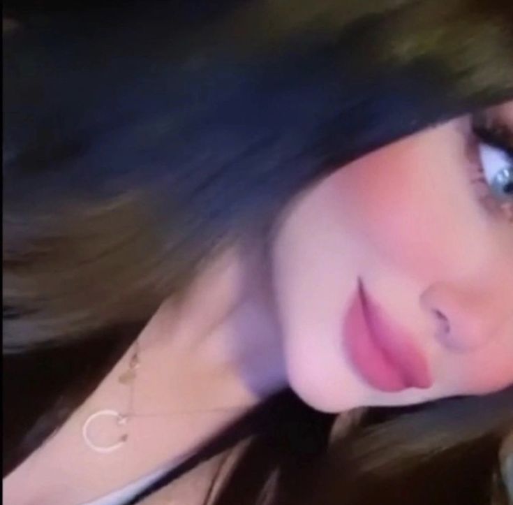 Pin By Aaa16 On افتارات بنات Aesthetic Hair Beautiful Girl Makeup