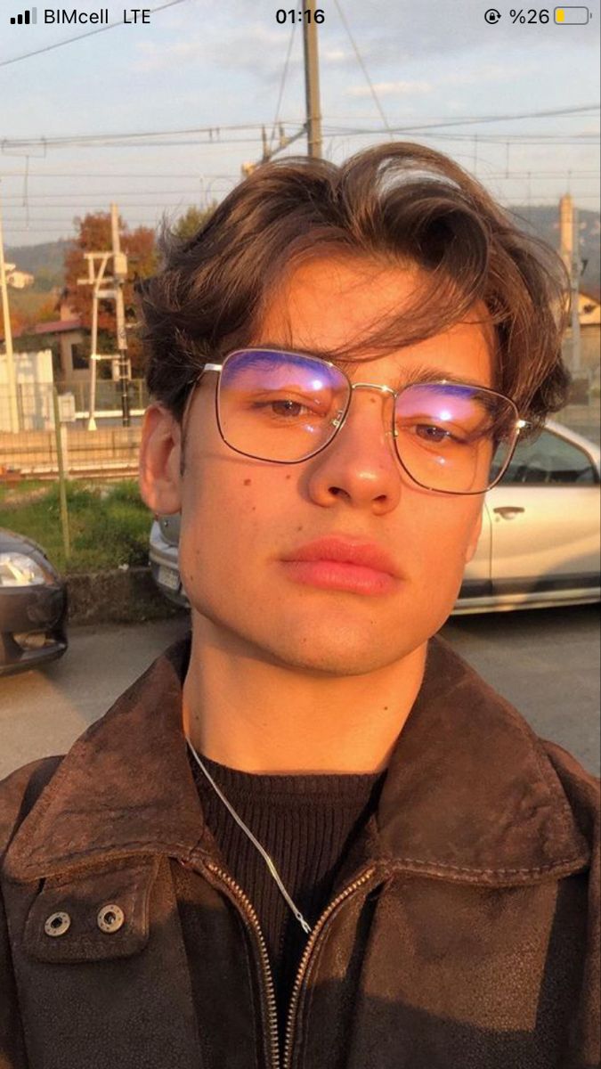Pin By Ahsenn On Ff Cute Guys With Glasses Hairstyles With Glasses Guys With Green Eyes