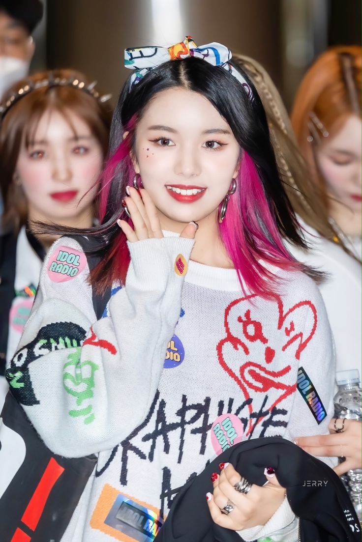 200514 Lucy Mbc Idol Radio Wooah Exclamation Lucy Grupo De Chicas Chicas Chicas Coreanas