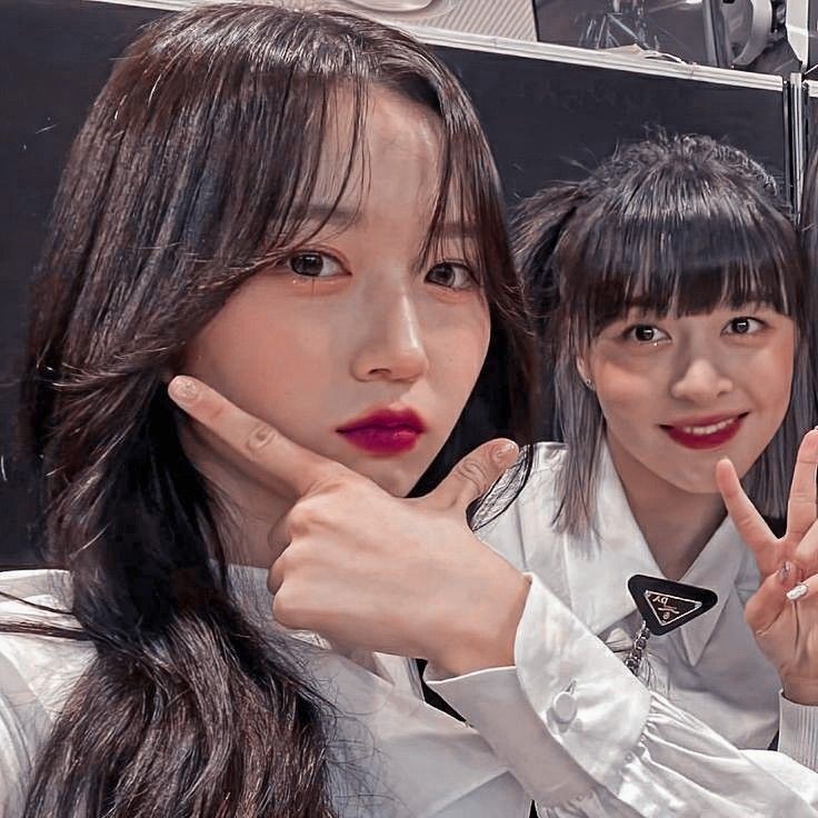 Lily And Haewon Cute Icon Nmixx Nmixx Yoona Mamamoo South Korean Girls Korean Girl