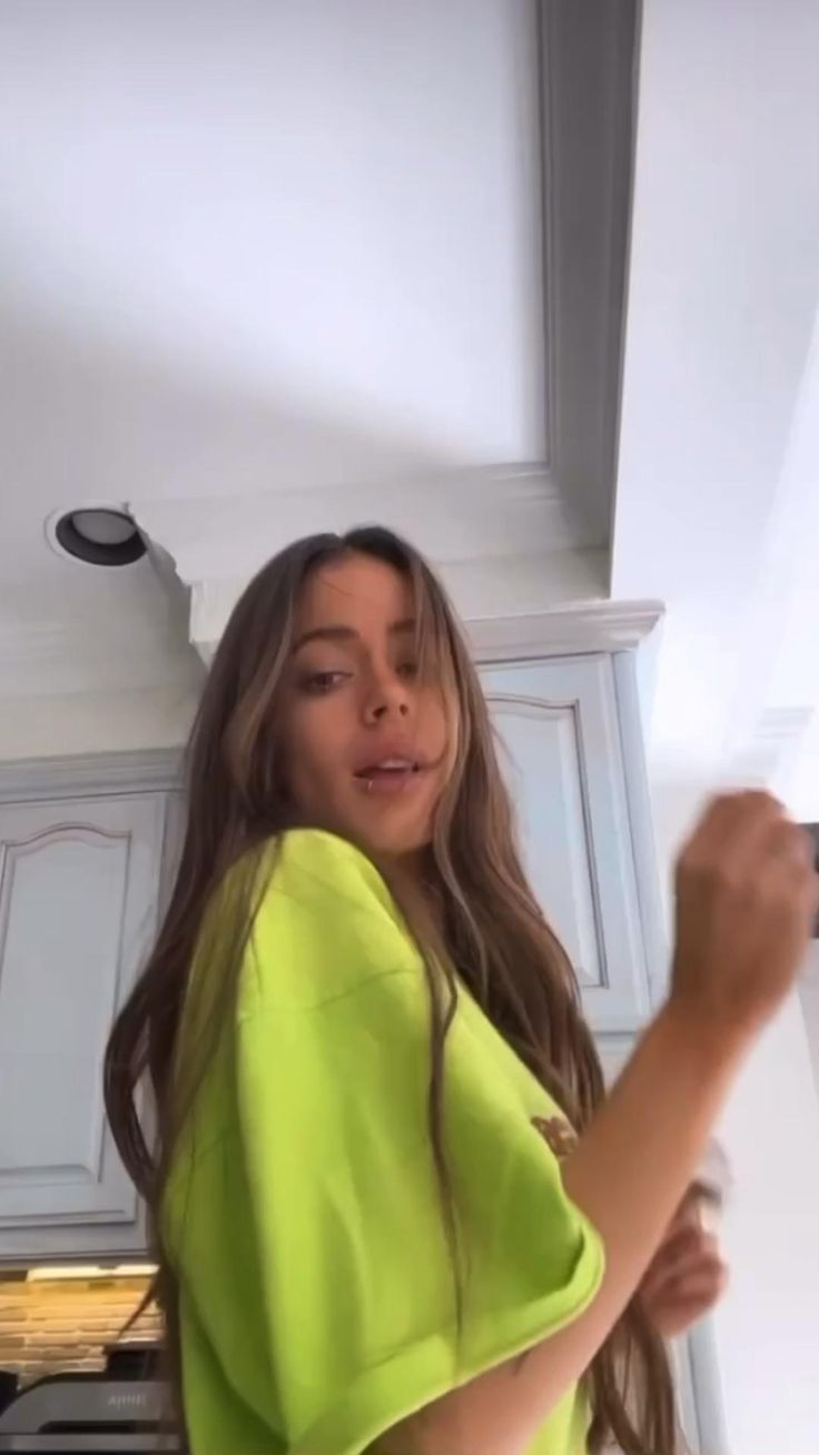 Tini Beso En Las Rocas Martina Stoessel Martina Stoessel Instagram Tinita Stoessel