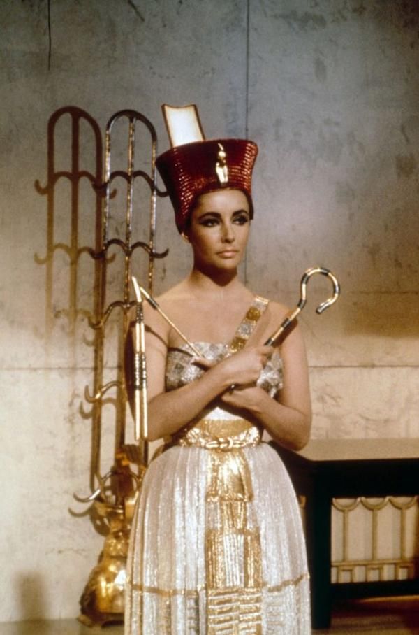 Elizabeth Taylor As Cleopatra Elizabeth Taylor Cleopatra Elizabeth Taylor Egyptian Queen