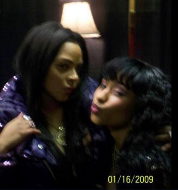 Nicki Minaj And Lil Kim Nicki Minaj Photos Lil Kim Nicki Minaj