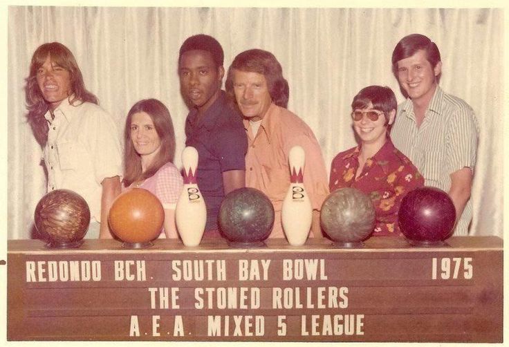 Nostalgic Vintage Photos That Define The 1970s Groovy History Bowling Pictures Bowling Team