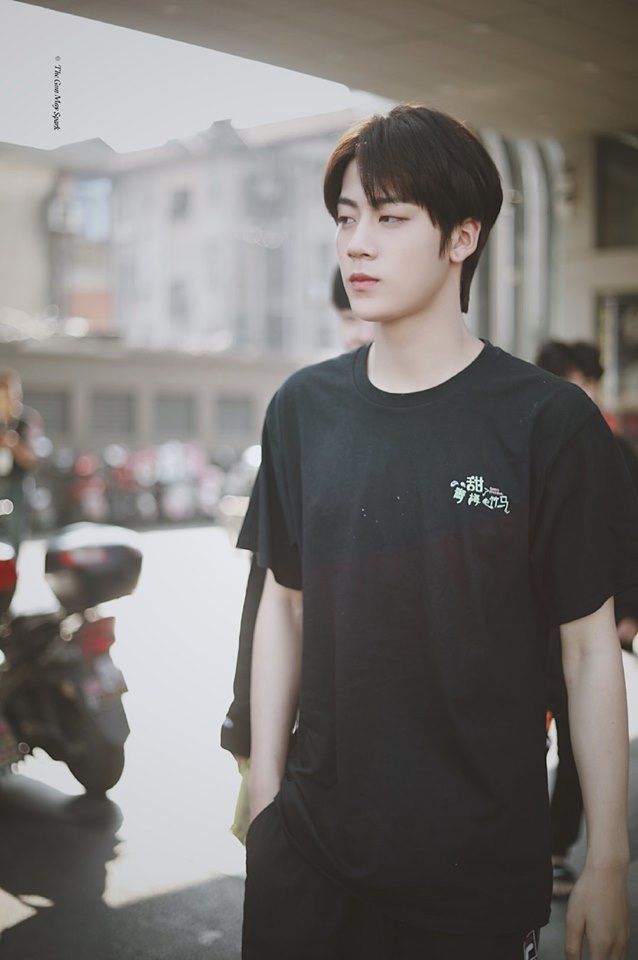 Ghim Trên 任世豪 Ryan Ren