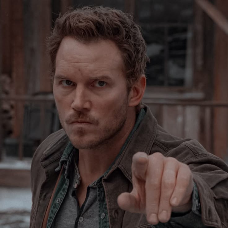 Owen Grady Icon ⊹ ⋆ ゚ Jurassic Park Movie Jurassic World Actor Chris Pratt