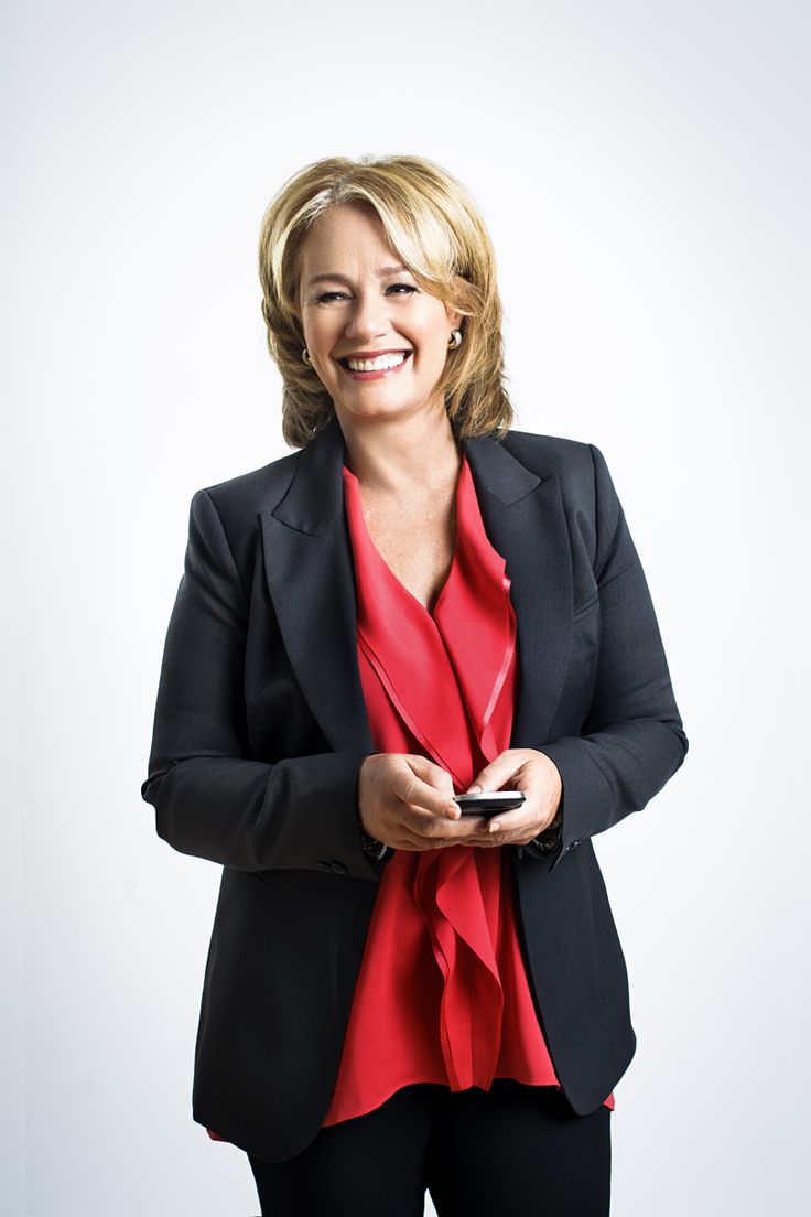 Arlene Dickinson With Her Phone Arlene Dickinson Business Women Women