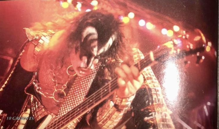 Pin By Kiss Lady On Gene Simmons Kiss Pictures Hot Band Gene Simmons