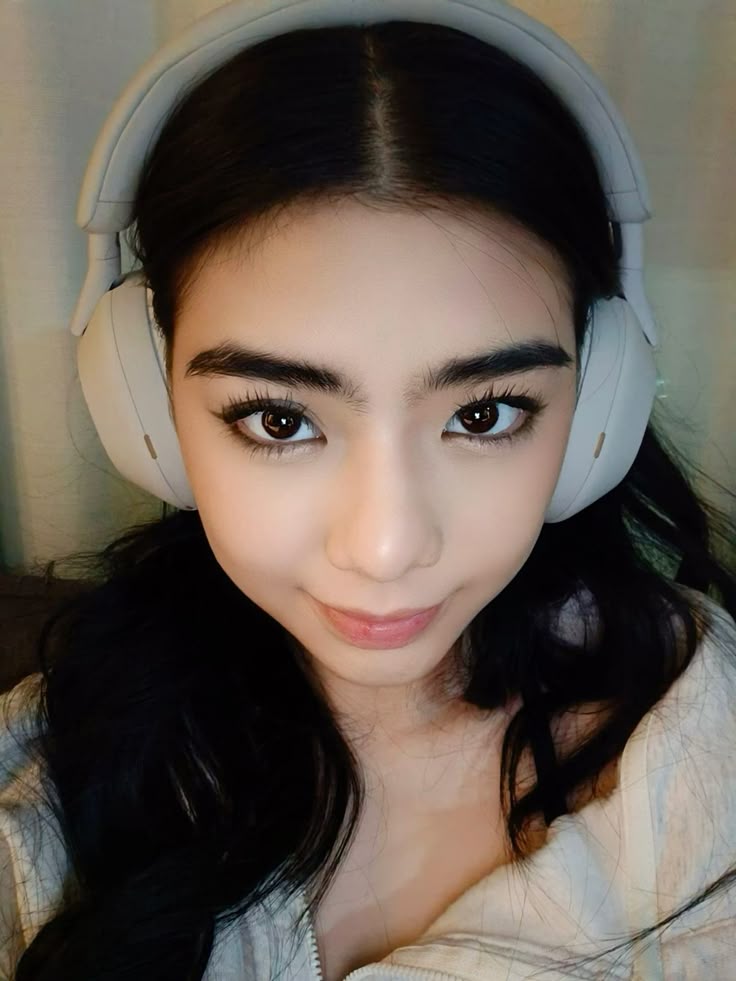 Mikha Lim Em 2024 Imagens Aleatórias