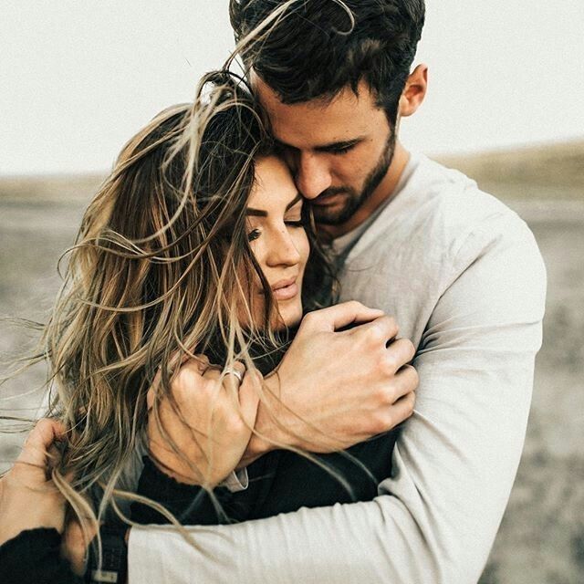 Me Pego Sorrindo Cada Vez Que Penso Em Você Couple Photography Poses Engagement Photo Poses