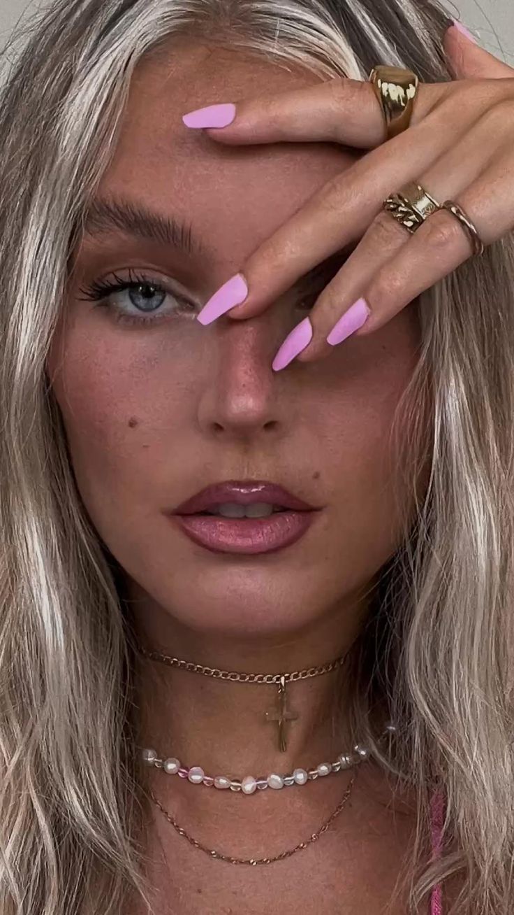Press On Nails Editorial Minimal Look Pink Aesthetic Nail Art Nail Design Inspo Beauty Nude