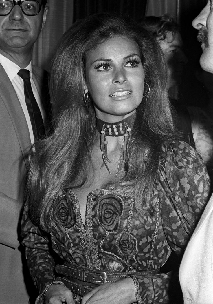 Actress Raquel Welch Is As Sexy As Ever At 76 See What She Looks