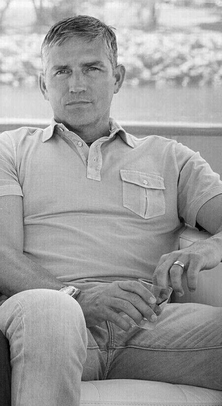 Jim Caviezel Handsome Older Men Men Casual Sexy Men