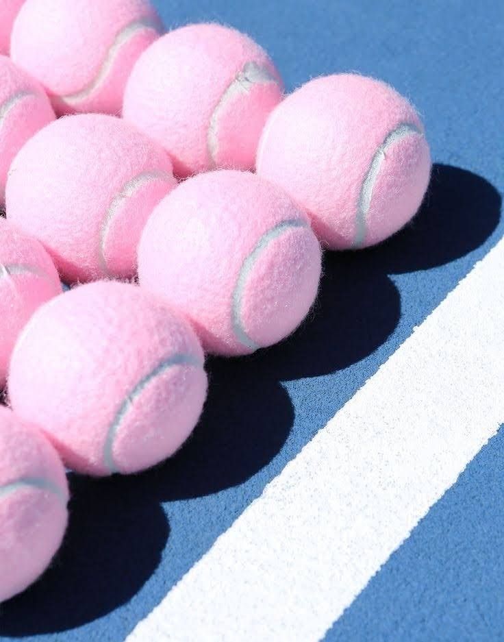 Pin By ᒍᗩyᑎiᗴ ᒍᗴᒪᒪyᗷᗴᒪᒪy On Colours Sports Aesthetic Tennis Ball