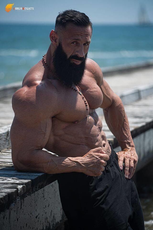 Pin By Muscle Gods On Bodybuilders At The Beach Sea Pool In 2021 Bodybuilding Muscular