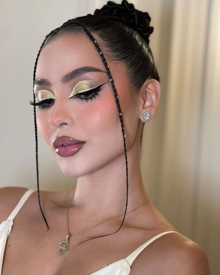 Pin By Elidyan Maia On Ideias De Maquiagem In 2025 Eye Makeup