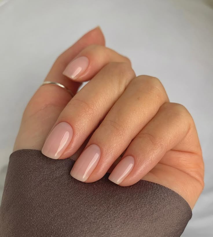 Clean Girl Nails Are Trending Here Are 15 Minimalist Manicures To Try Now Manicure Girls