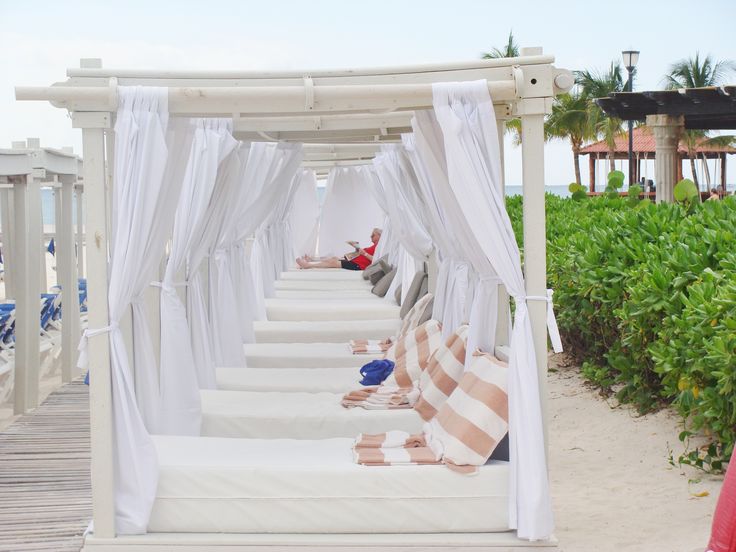 Your Travel Style Includes Bali Beds Beach Beds And More Let Us Help You Pick Your Beach Bed