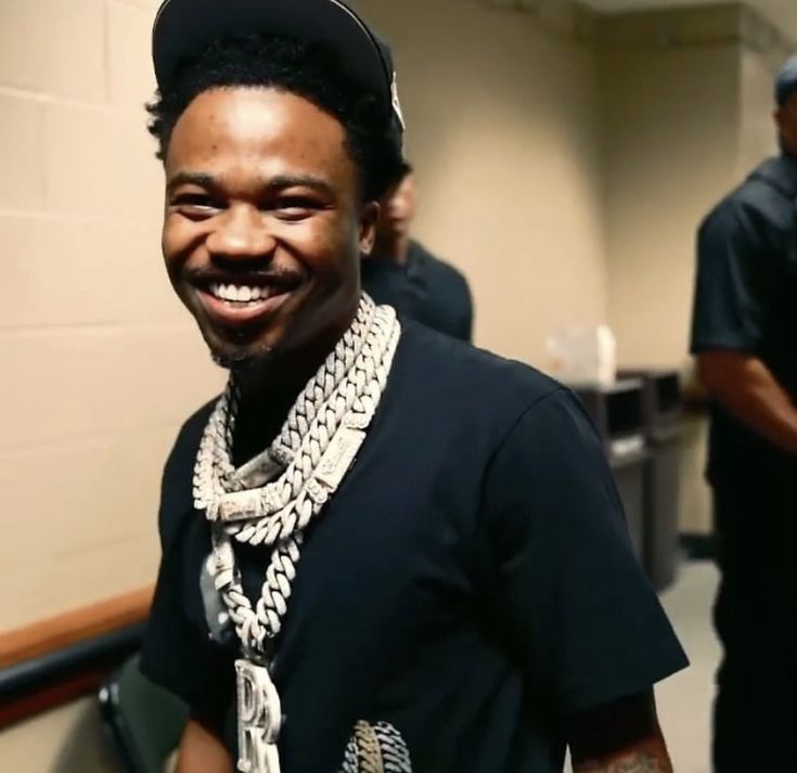 Roddy Ricch Fashion Crochet Necklace Picture Video