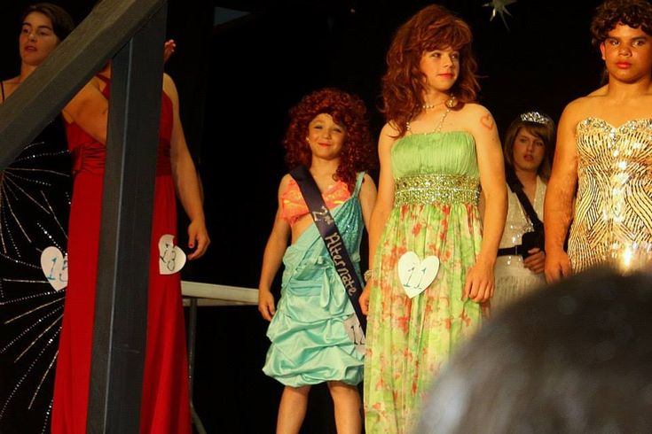 Pin By Chrissy10970 On Womanless Beauty Pageants Womanless Beauty