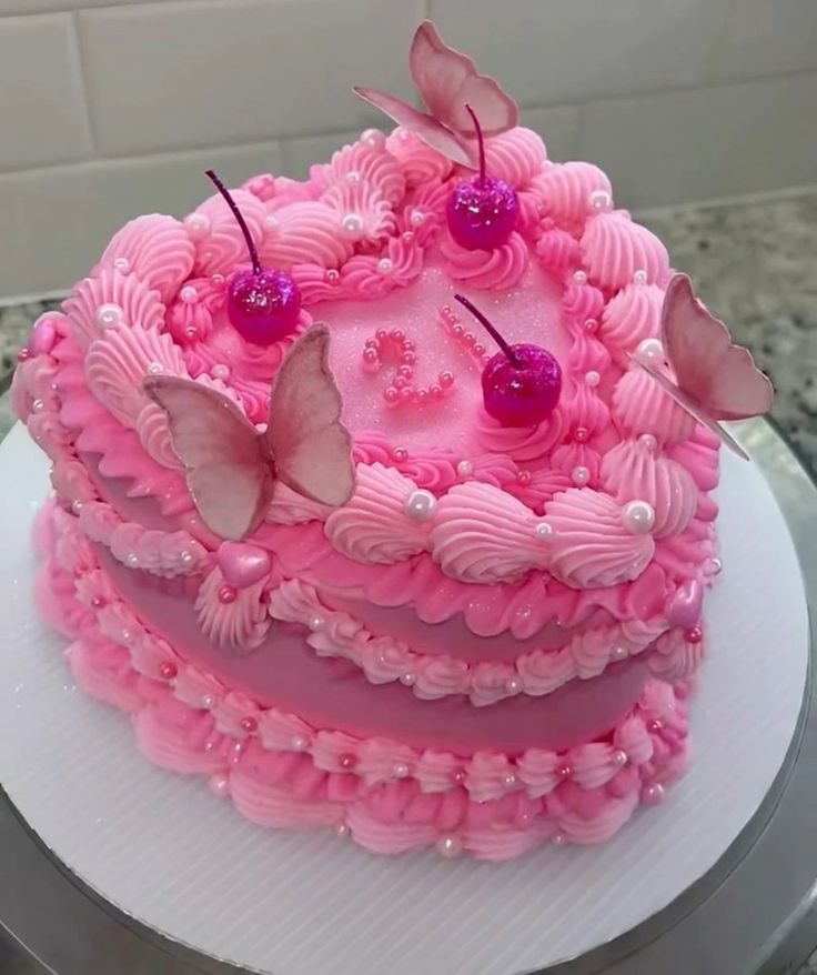 Pretty Vintage Birthday Cake