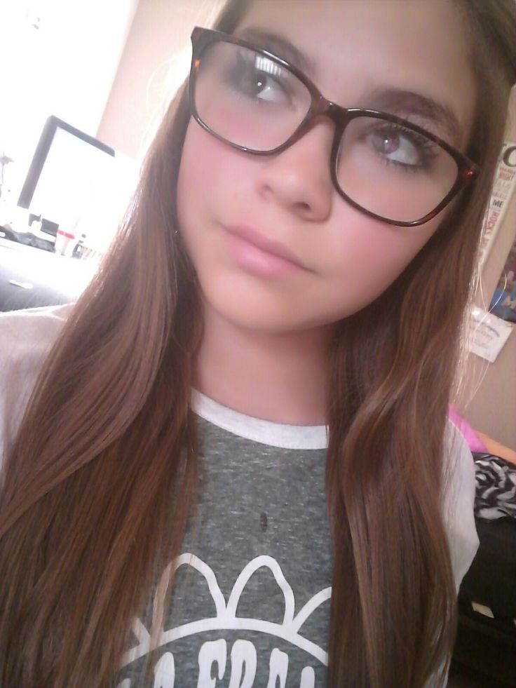 Pin By Carlos Correa On Lentes Blonde Girl Girls With Glasses Cute