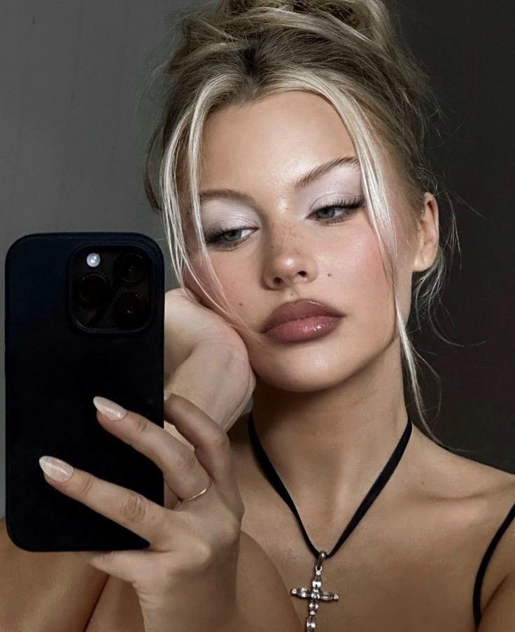 Pin By Mari On Girls Girls Makeup Routine Dope Makeup Makeup Inspo