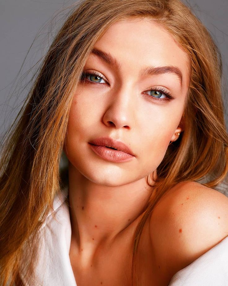 Pin Oleh Spesifikasiproduk Di Gigi Hadid