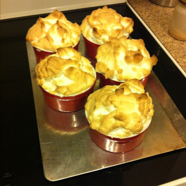 Personal Sized Lemon Meringue Made With Jello Lemon Pie Filling Foodie Fun Food Favorite Recipes