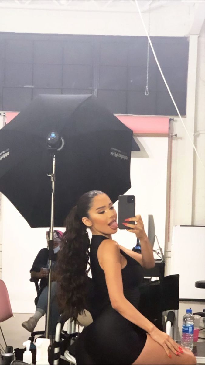 Trapbunnybubble ♡ Janet Guzman Photoshoot Mirror Selfie