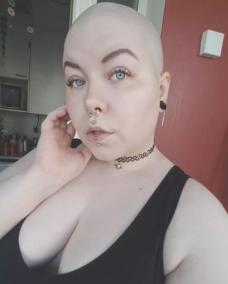 Pin On Beautiful Bald Ladies Shave My Head Short Hair Cuts For Women