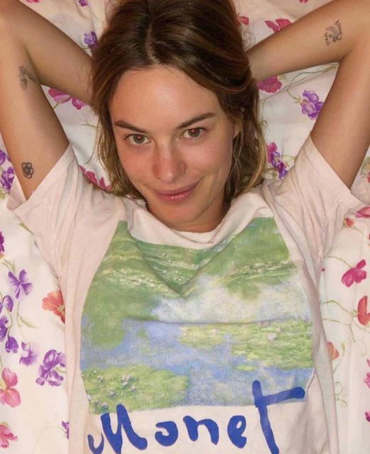 Camille Rowe Aesthetic On Instagram 🌸 Camillerowe Actress Acting Frenchcinema Model