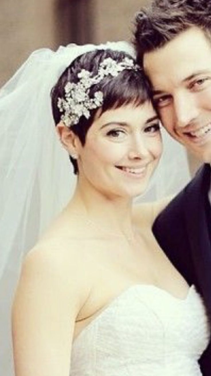 Pin By Екатерина Пахолкина On Стрижки Short Wedding Hair Wedding Hair Inspiration Short