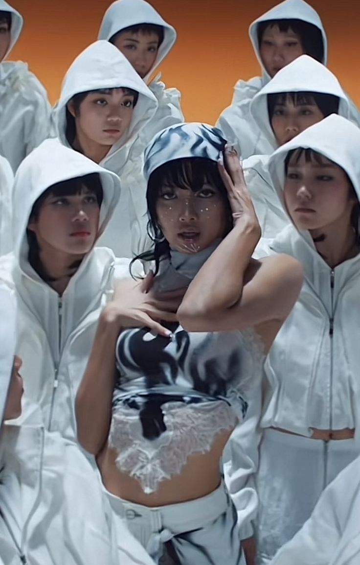Lisa Rockstar Mv Teaser En 2024 Fotos De Grupo De Chicas Famosos Famosas Guapas