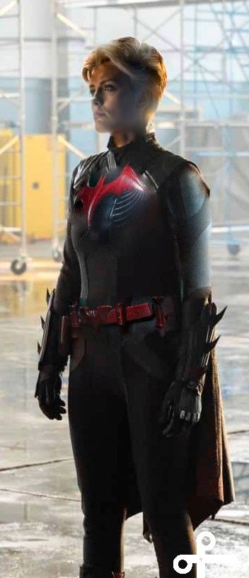 Pin By Khalil Boddie On Batwoman And Maggie Sawyer Maggie Sawyer Batwoman Fashion