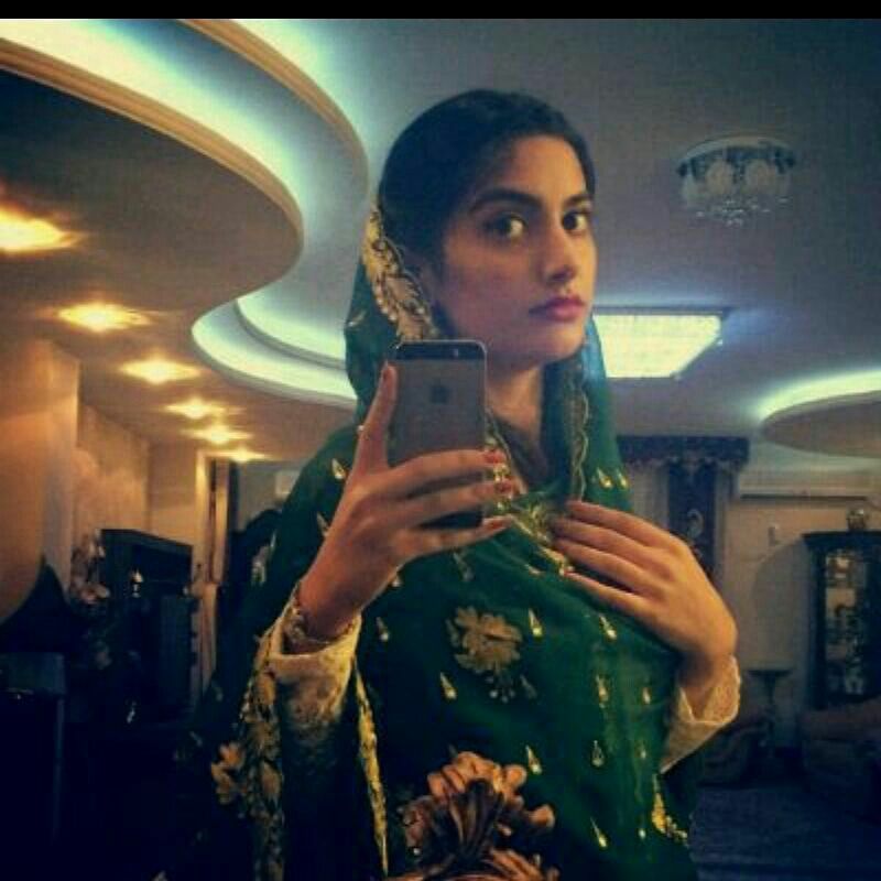 Pin By Pinner On دختر بندری Girl Fashion Quick