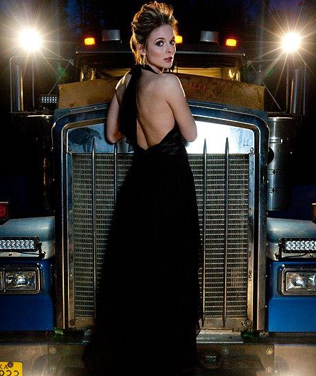 Meet The Sexiest Trucker Alive Lisa Kelly Trucks Girls Lisa Kelly
